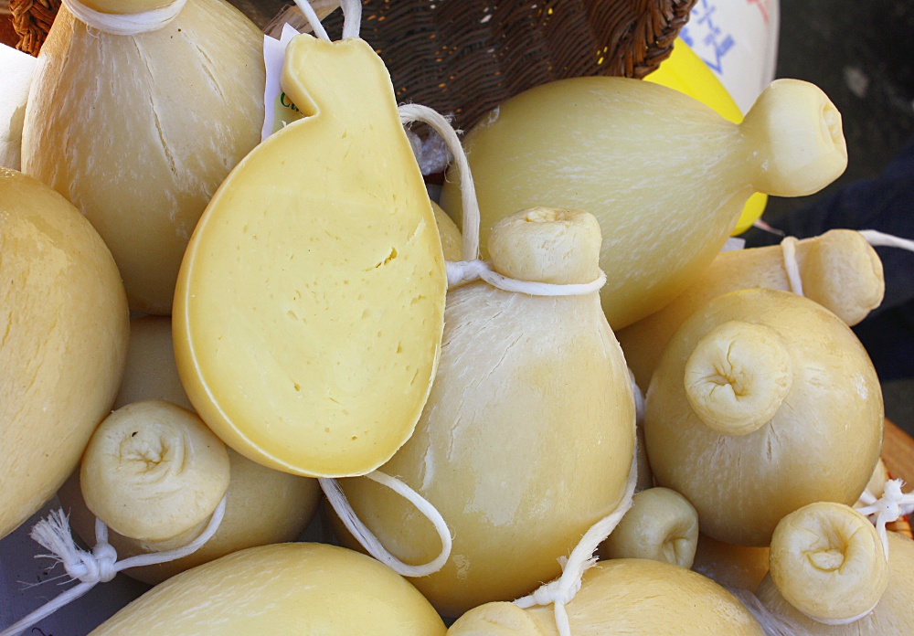 Ottobrando - La Sagra della Provola a Floresta (ME) - Via Umberto a ...