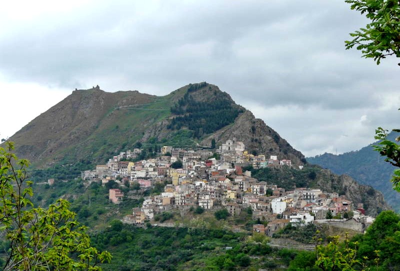Il piccolo borgo di Tripi (ME) potrebbe cambiare nome in Tripi ...