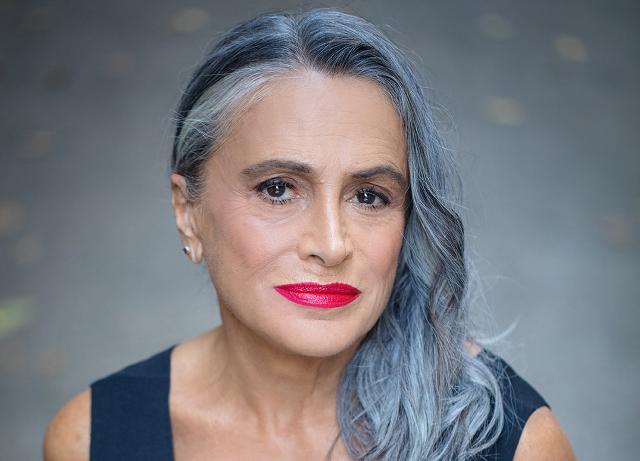 ''Di madre in figlia - Alchimia teatrale'', Guia Jelo protagonista al ...