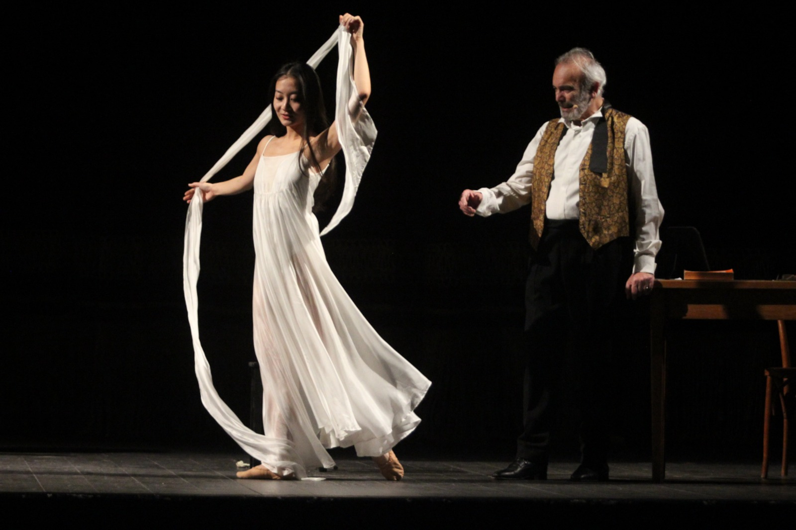 Andrea Tidona e Yuriko Nishihara in ''Storia di un amore'' di André ...