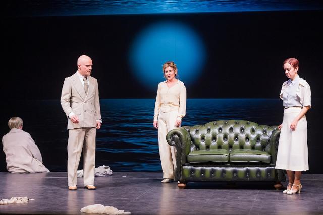 ''Non si sa come'' di Luigi Pirandello al Teatro Biondo di Palermo ...